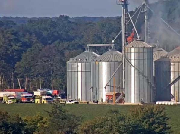 Happening Now: Firefighters Battling Grain Silo Fire In Magnolia ...